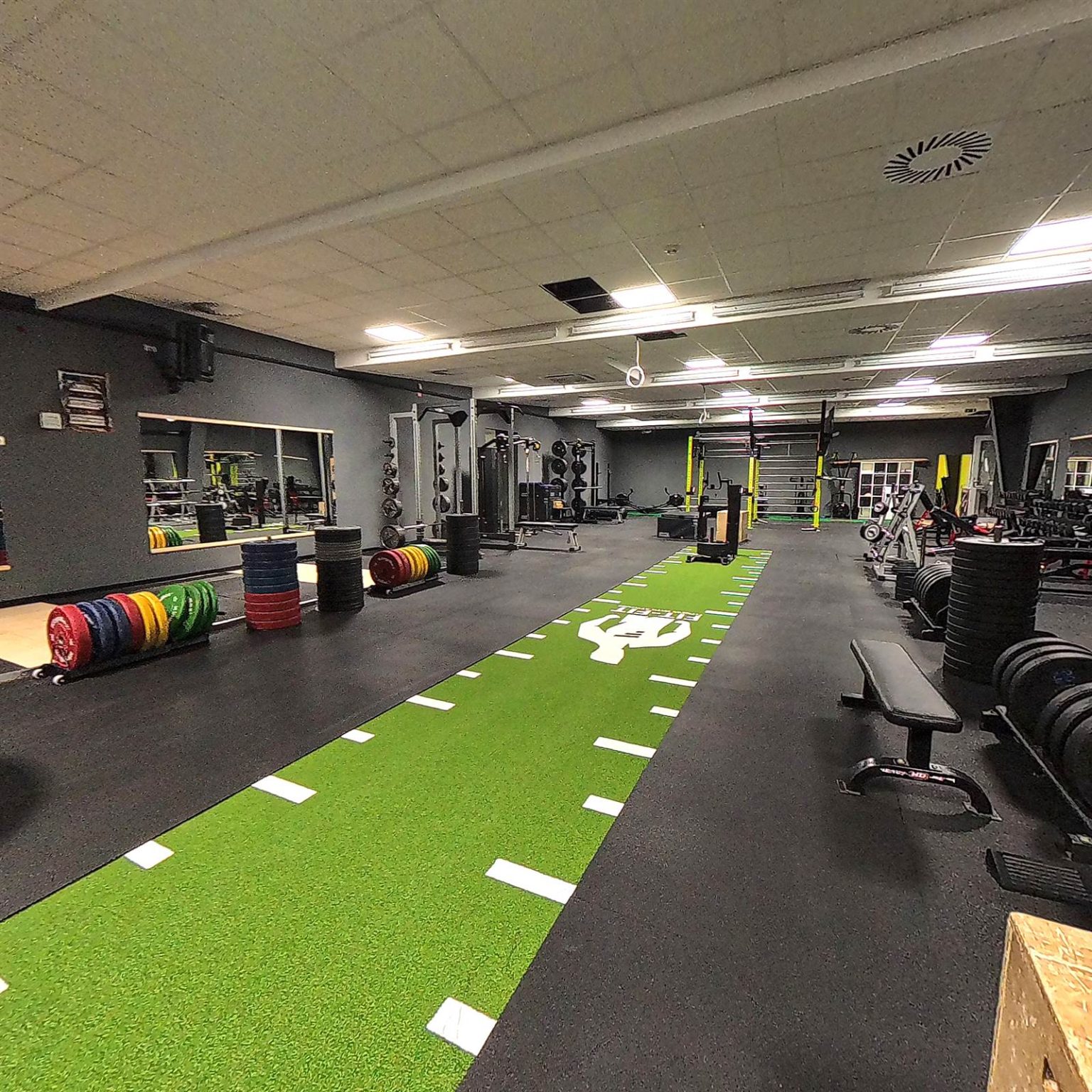 Športni center FIT FIT - 1700m² površine za vse aktivnosti